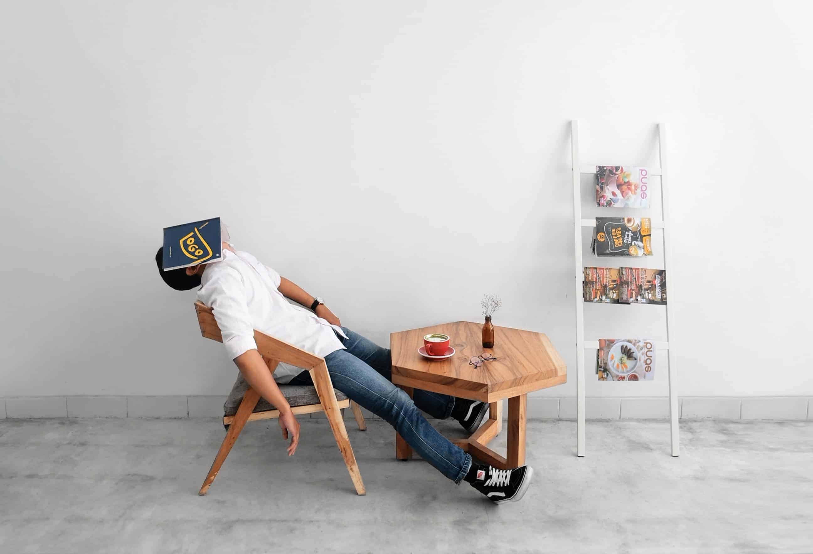 5 Effective Ways to Make the Best of a Lame Job When You Can't Leave