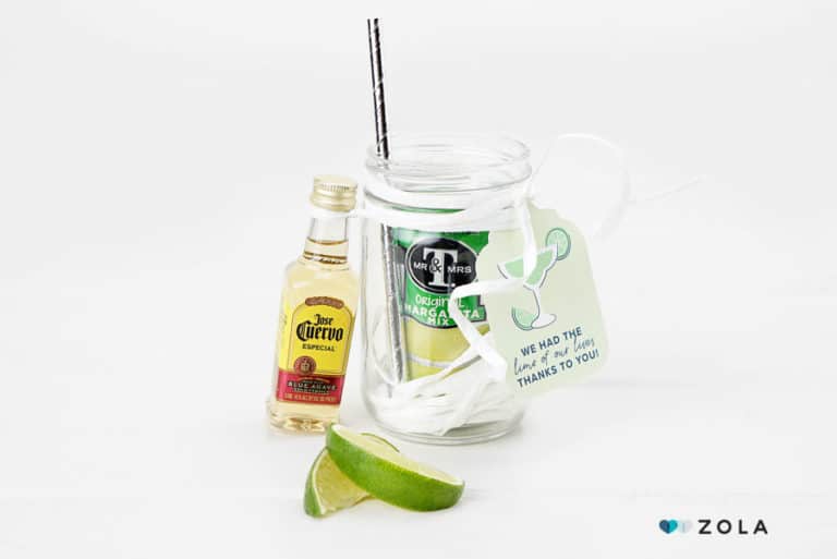 DIY Mason Jar Cocktail Kits Your Guests Will Adore