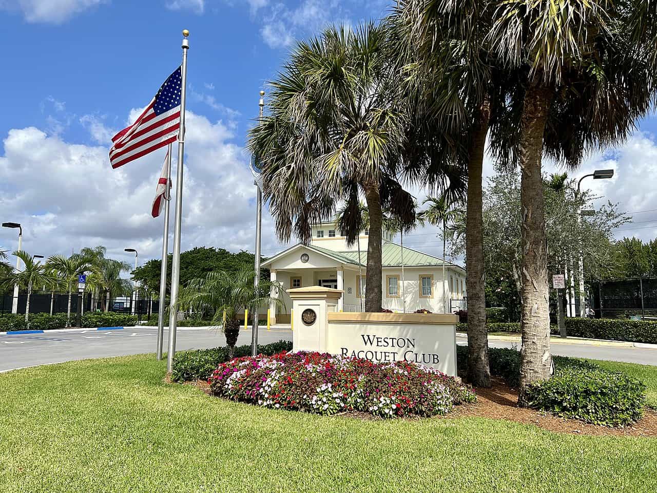 The Big Pros and Cons of Living in Weston, Florida